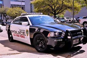 How Bullet-Proof Are Police Cars? (Windows, Doors, Tires, Etc.) – Motor ...