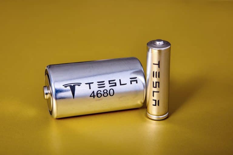 How Big Are Batteries On Electric Cars? (Explained) – Motor & Wheels
